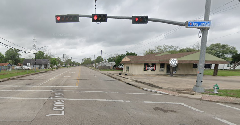 Two Injured in Victoria Two-Vehicle Collision at Lone Tree Road and Ben ...